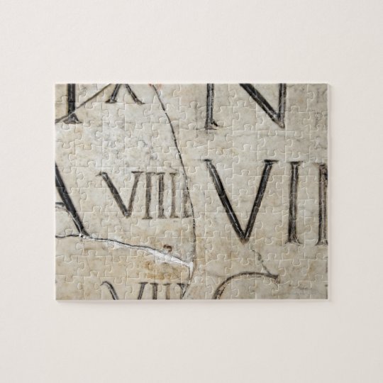 Een close-up van oude Romeinse letters op marmer. Legpuzzel | Zazzle.nl