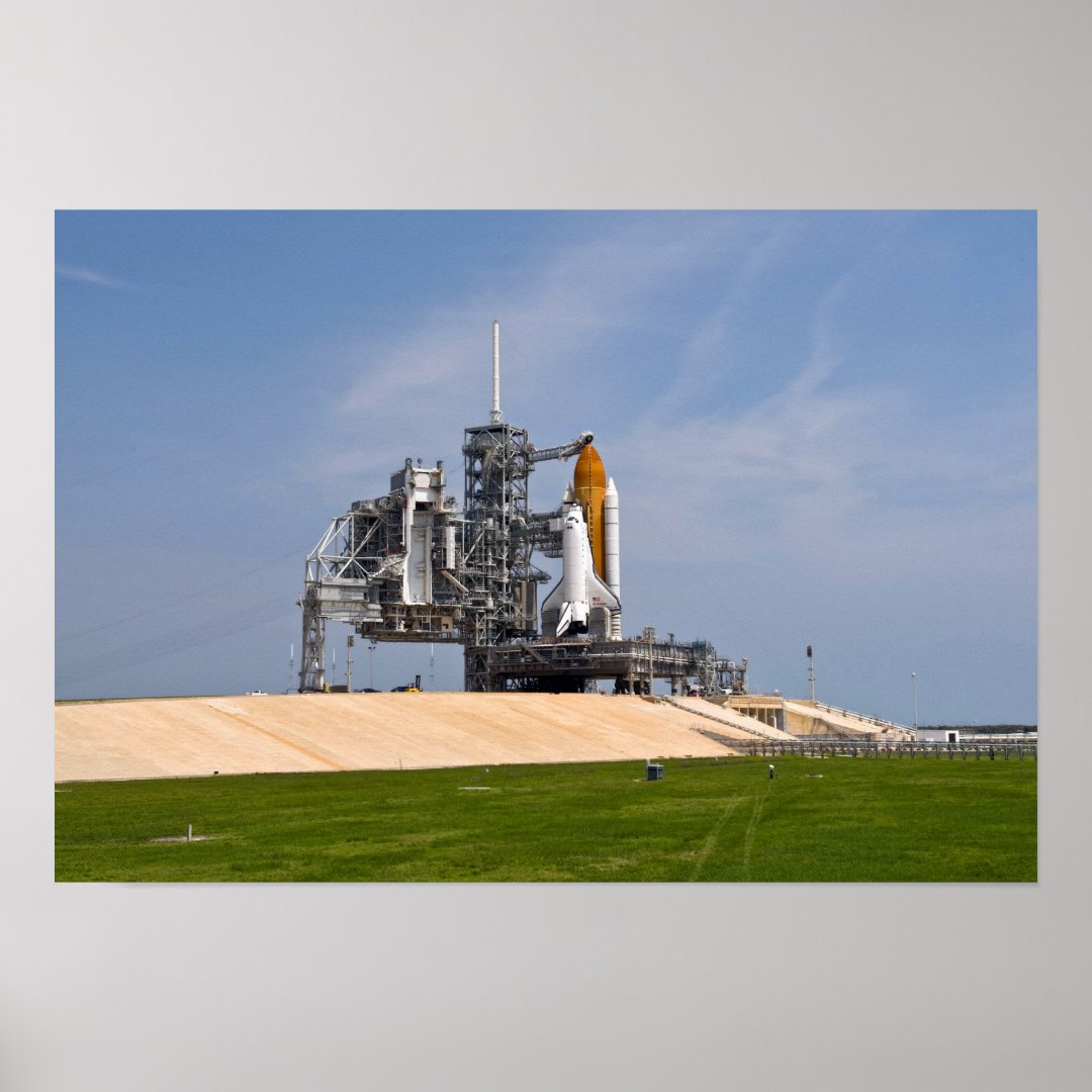 Space Shuttle Endeavor op het lanceerpad Poster | Zazzle.nl